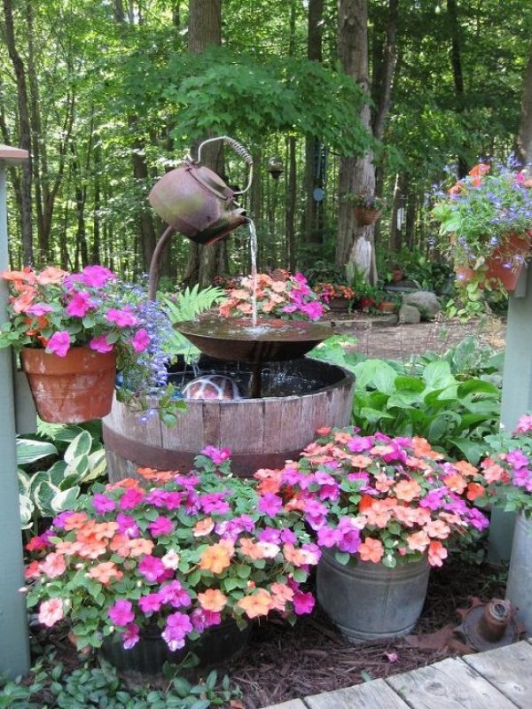 14 Beautiful DIY Container Water Fountain Ideas ⋆ Bright Stuffs