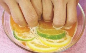 9 DIY Nails Soak Recipes for Gorgeous, Nourished Nails ⋆ Bright Stuffs