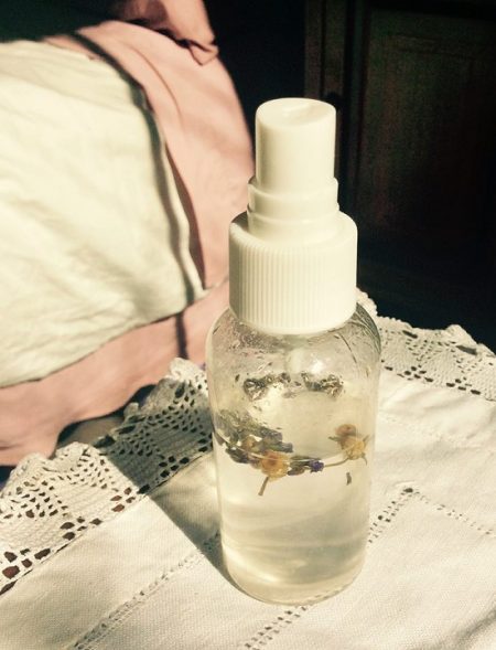 25 DIY Sleep Spray Recipe To Treat Insomnia ⋆ Bright Stuffs