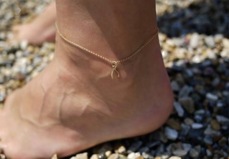 34 Pretty DIY Homemade Anklet Ideas Any Girl Can Do ⋆ Bright Stuffs
