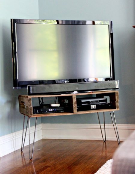 32 DIY Corner TV Stand Ideas | DIY TV Shelf