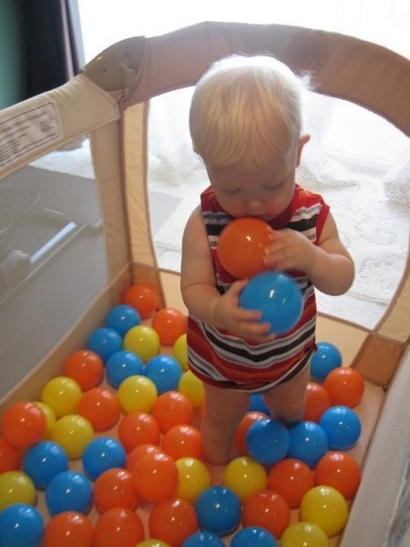 20 DIY Ball Pit Ideas | DIY Ball Pit For Every Age ⋆ Bright Stuffs