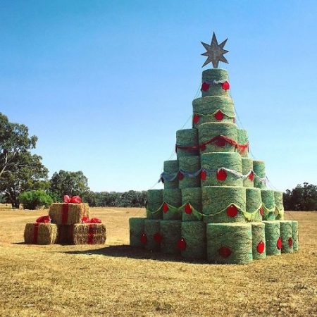 19 Amazing Hay Bale Decorating Ideas ⋆ Bright Stuffs