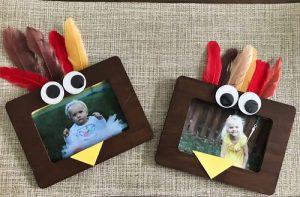 15 Awesome Turkey Feather Decoration Ideas ⋆ Bright Stuffs