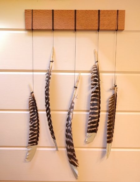15 Awesome Turkey Feather Decoration Ideas ⋆ Bright Stuffs