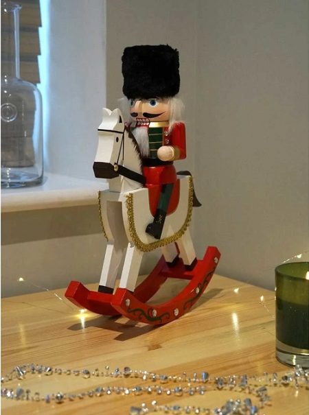 15 Nutcracker Display Ideas ⋆ Bright Stuffs