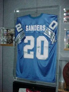 10 Best Jersey Display Ideas ⋆ Bright Stuffs