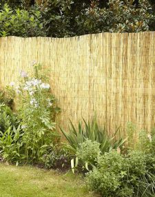 16 Creative Windbreak Fence Ideas to Try ⋆ Bright Stuffs