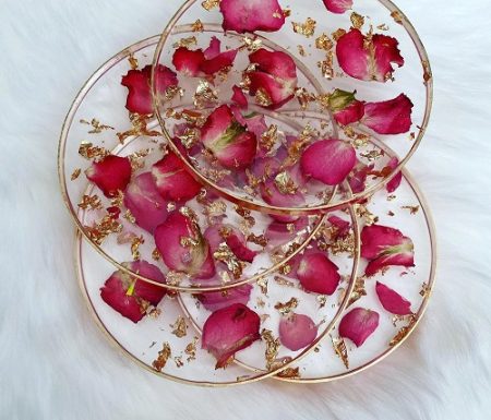 15 Impressive Rose Petal Decoration Ideas ⋆ Bright Stuffs