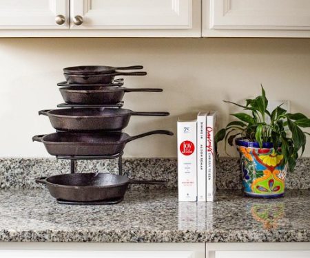 10 Best Cast Iron Pan Storage Ideas ⋆ Bright Stuffs