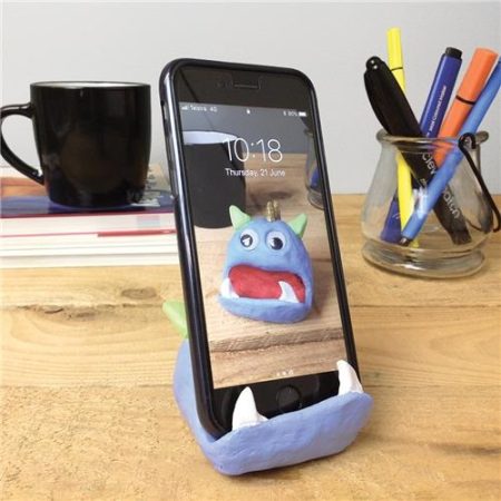6 DIY Clay Phone Holder Ideas ⋆ Bright Stuffs