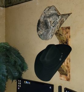10 Cowboy Hat Storage Ideas ⋆ Bright Stuffs