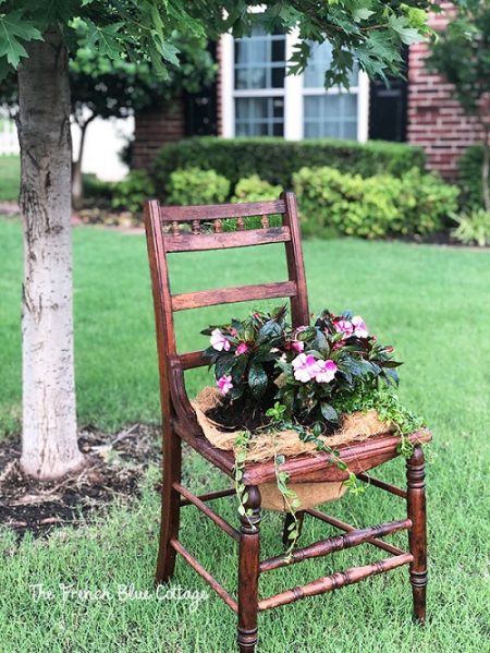 8 DIY Chair Planter Ideas ⋆ Bright Stuffs