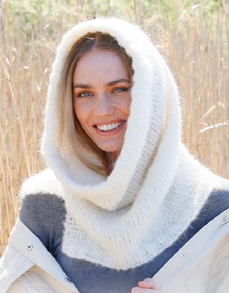 11 Knitted Hooded Scarf Free Patterns ⋆ Bright Stuffs