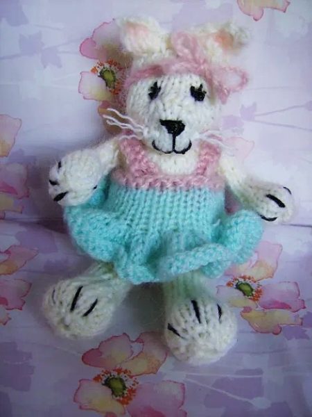 12 Knitted Kittens Free Patterns ⋆ Bright Stuffs