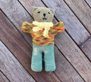 8 Knitted Trauma Teddy Free Patterns ⋆ Bright Stuffs