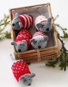 8 Knitted Mini Rats Free Patterns ⋆ Bright Stuffs