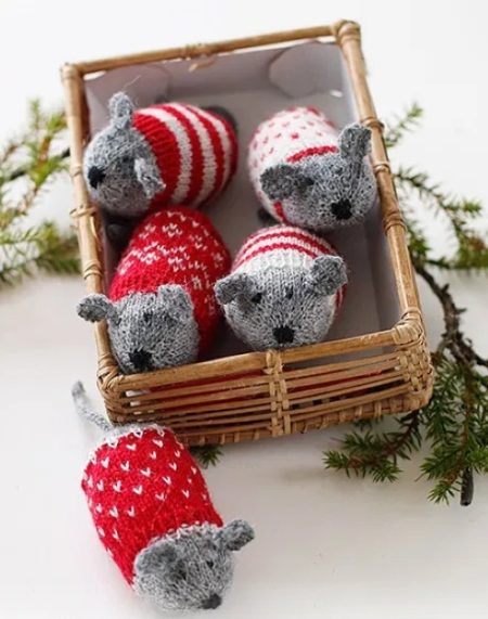 8 Knitted Mini Rats Free Patterns ⋆ Bright Stuffs