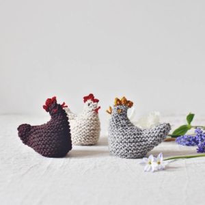 11 Knitted Hens Free Patterns ⋆ Bright Stuffs