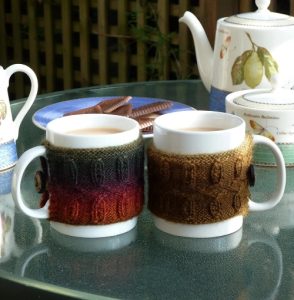 15 Knitted Mug Cozy Free Patterns ⋆ Bright Stuffs