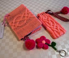 10 Knitted Book Cover Free Patterns ⋆ Bright Stuffs