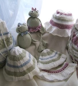 7 Knitted Frogs Free Patterns ⋆ Bright Stuffs