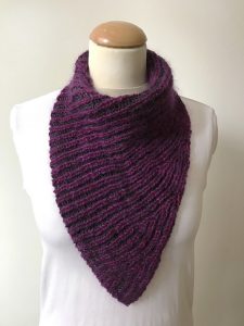 8 Knitted Bandana Free Patterns ⋆ Bright Stuffs