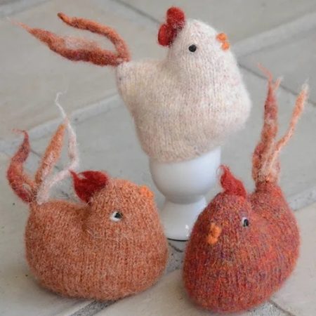 11 Knitted Hens Free Patterns ⋆ Bright Stuffs