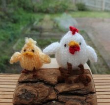 11 Knitted Hens Free Patterns ⋆ Bright Stuffs