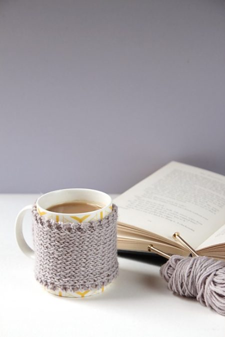 15 Knitted Mug Cozy Free Patterns ⋆ Bright Stuffs