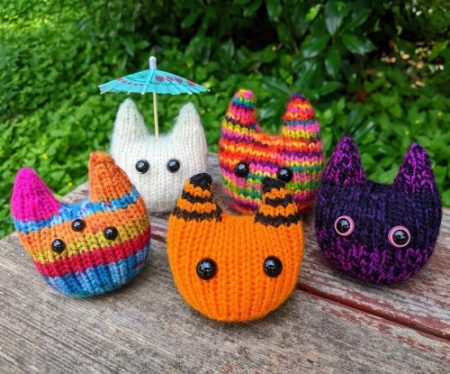 11 Knitted Mini Toys Free Patterns ⋆ Bright Stuffs
