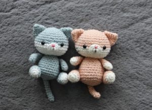 15 Knitted Mini Cats Free Patterns ⋆ Bright Stuffs