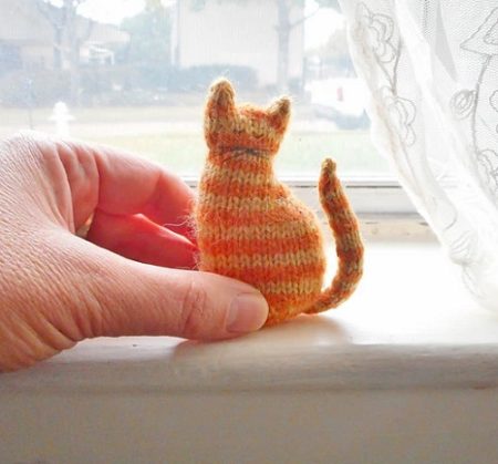 15 Knitted Mini Cats Free Patterns ⋆ Bright Stuffs