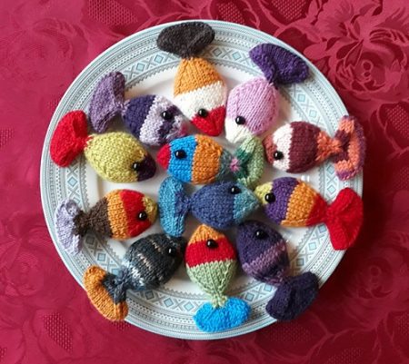 16 Knitted Fish Free Patterns ⋆ Bright Stuffs