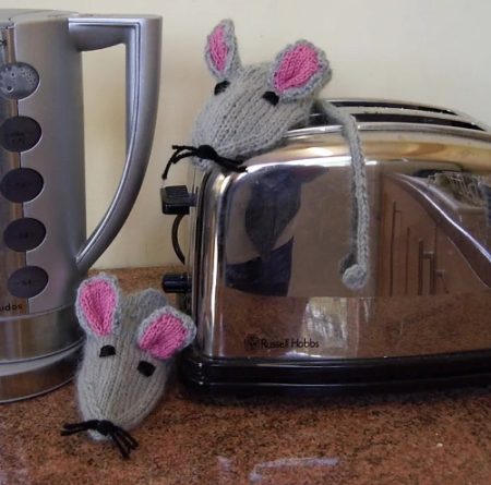 8 Knitted Flat Mouse Free Patterns ⋆ Bright Stuffs