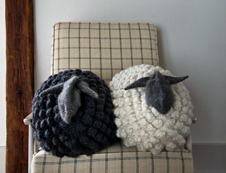 13 Knitted Animal Pillows Free Patterns ⋆ Bright Stuffs