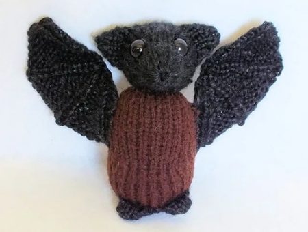 12 Knitted Bat Free Patterns ⋆ Bright Stuffs