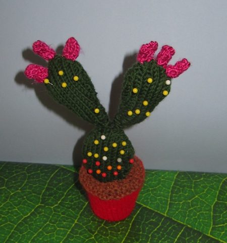9 Knitted Cactus Free Patterns ⋆ Bright Stuffs