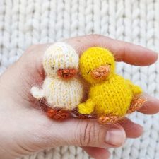 6 Knitted Mini Ducklings Free Patterns ⋆ Bright Stuffs