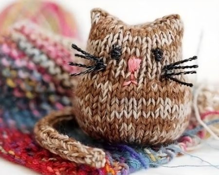 12 Parlor Cats Free Knitting Patterns ⋆ Bright Stuffs