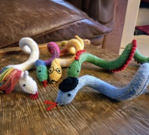 13 Knitted Snakes Free Patterns ⋆ Bright Stuffs