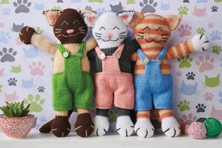 8 Knitted Cats Group Free Patterns ⋆ Bright Stuffs