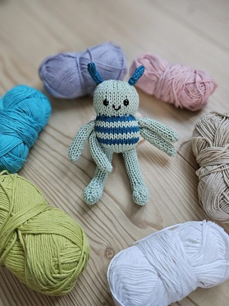 12 Knitted Insects Free Patterns ⋆ Bright Stuffs