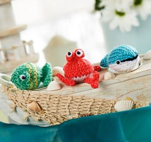 16 Knitted Keychains Free Patterns ⋆ Bright Stuffs