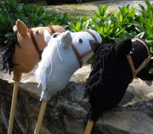 12 Knitted Horse and Ponies Free Patterns ⋆ Bright Stuffs