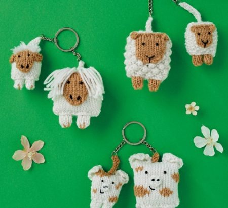 16 Knitted Keychains Free Patterns ⋆ Bright Stuffs