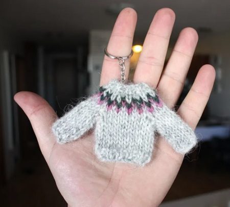 16 Knitted Keychains Free Patterns ⋆ Bright Stuffs