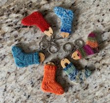 16 Knitted Keychains Free Patterns ⋆ Bright Stuffs
