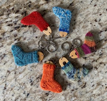 16 Knitted Keychains Free Patterns ⋆ Bright Stuffs
