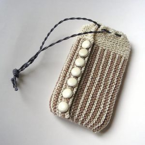 14 Knitted Mobile Covers Free Patterns ⋆ Bright Stuffs